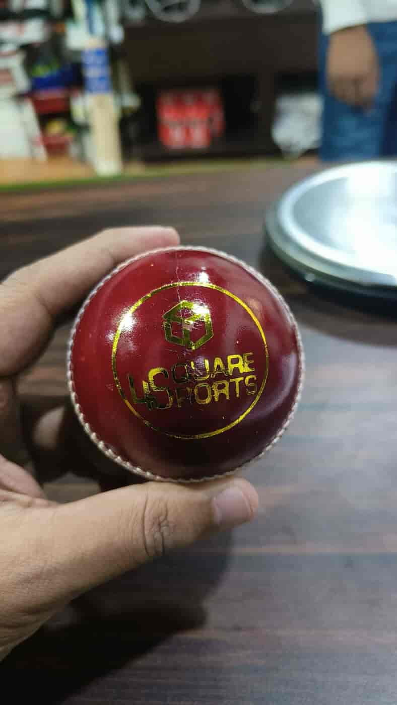 4square sports club ball RED